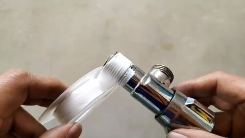 生料带正确缠绕技巧,学会这样缠永远都不会漏水,用手拧紧就可以