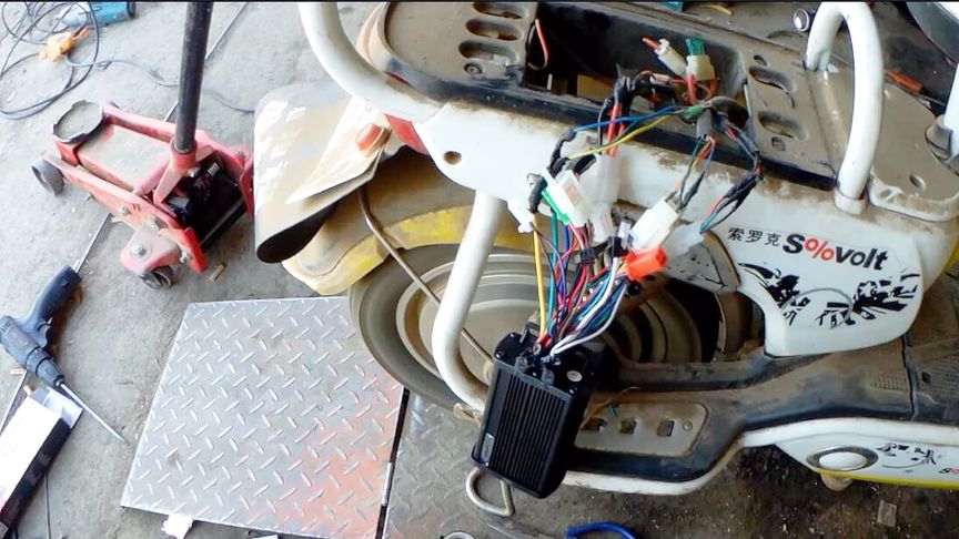 电动车有电就是不走是什么呢?转动后轮还很沉与控制器接线方法