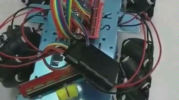 这是我自己制作的车子,编程软件是用linkboy,不喜欢勿喷谢谢,此视频为...