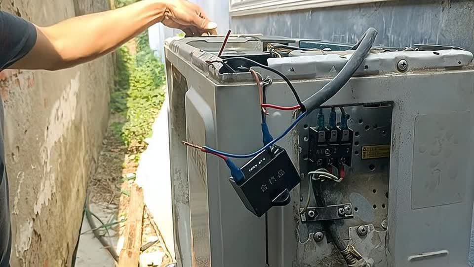 变频空调风扇电机不转,外挂一个启动器,完美解决问题