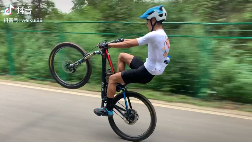 自行车单轮也可以?