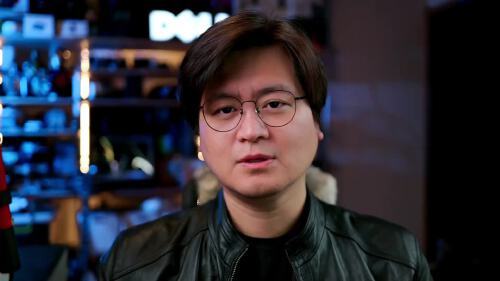很多卡顿都是硬盘速度不够外置一个海备思静USB硬盘盒吧