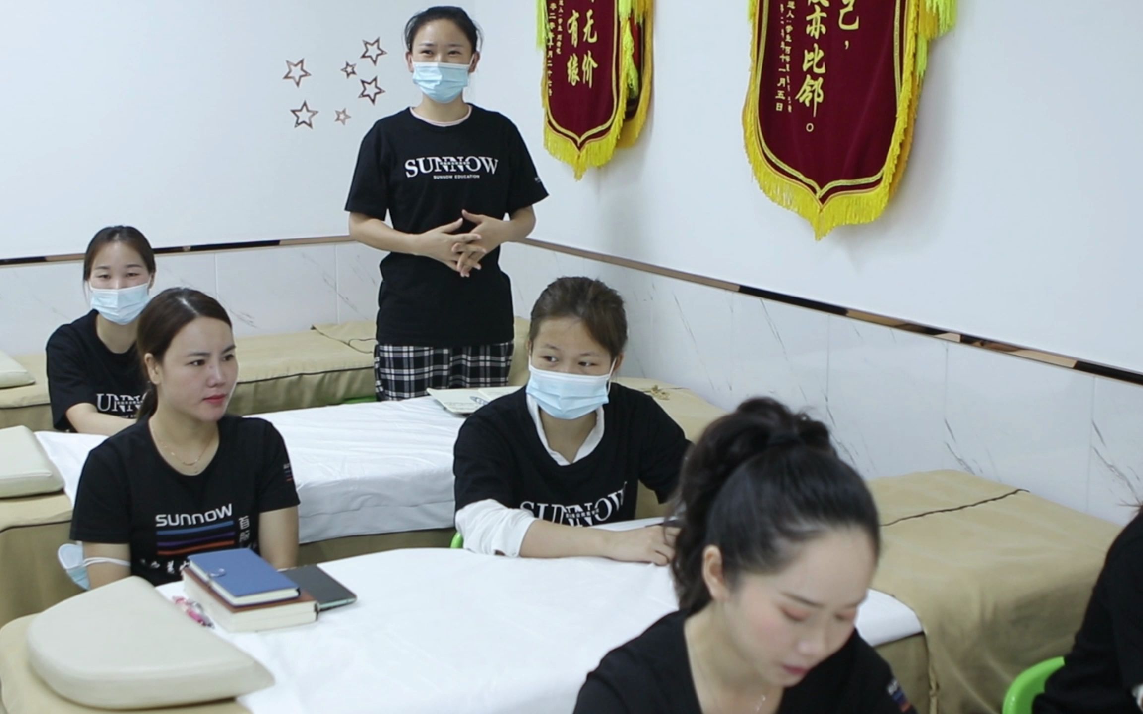 美容培训学校哪家比较好?深圳美容培训学校排行榜前十名