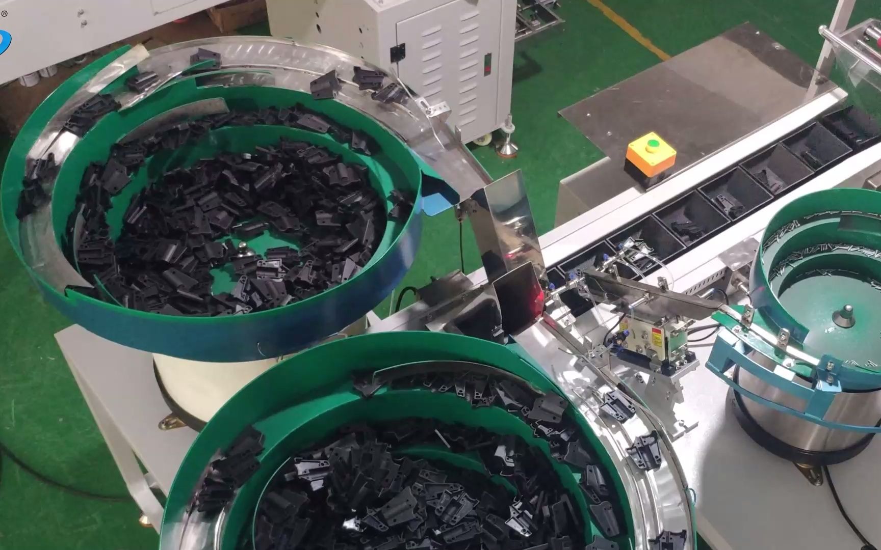 HD-953L 三盘拖斗式包装机-新款-大振动盘