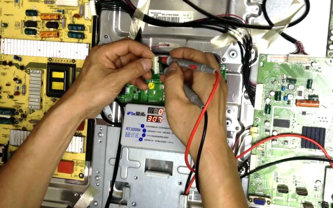 说一说修理工是如何判断液晶电视屏幕内部的LED灯条是否损坏