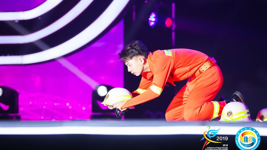 广西警察学院空乘学子在民航大赛上精彩表现