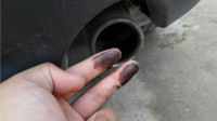 直喷车排气管黑的特别快,预示着汽车故障?老师傅教教你