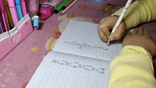 女儿一年级数学书写背诵6和10分成,测试心算口算速度,大家试试