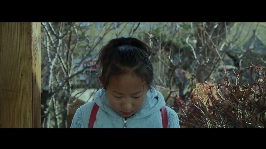 同学之间开玩笑要注意,危险行为不能做,校园安全不容忽视