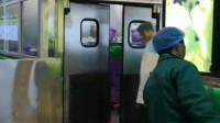 食品车间专用不锈钢重型防撞自由门,雅菲特门业设计安装