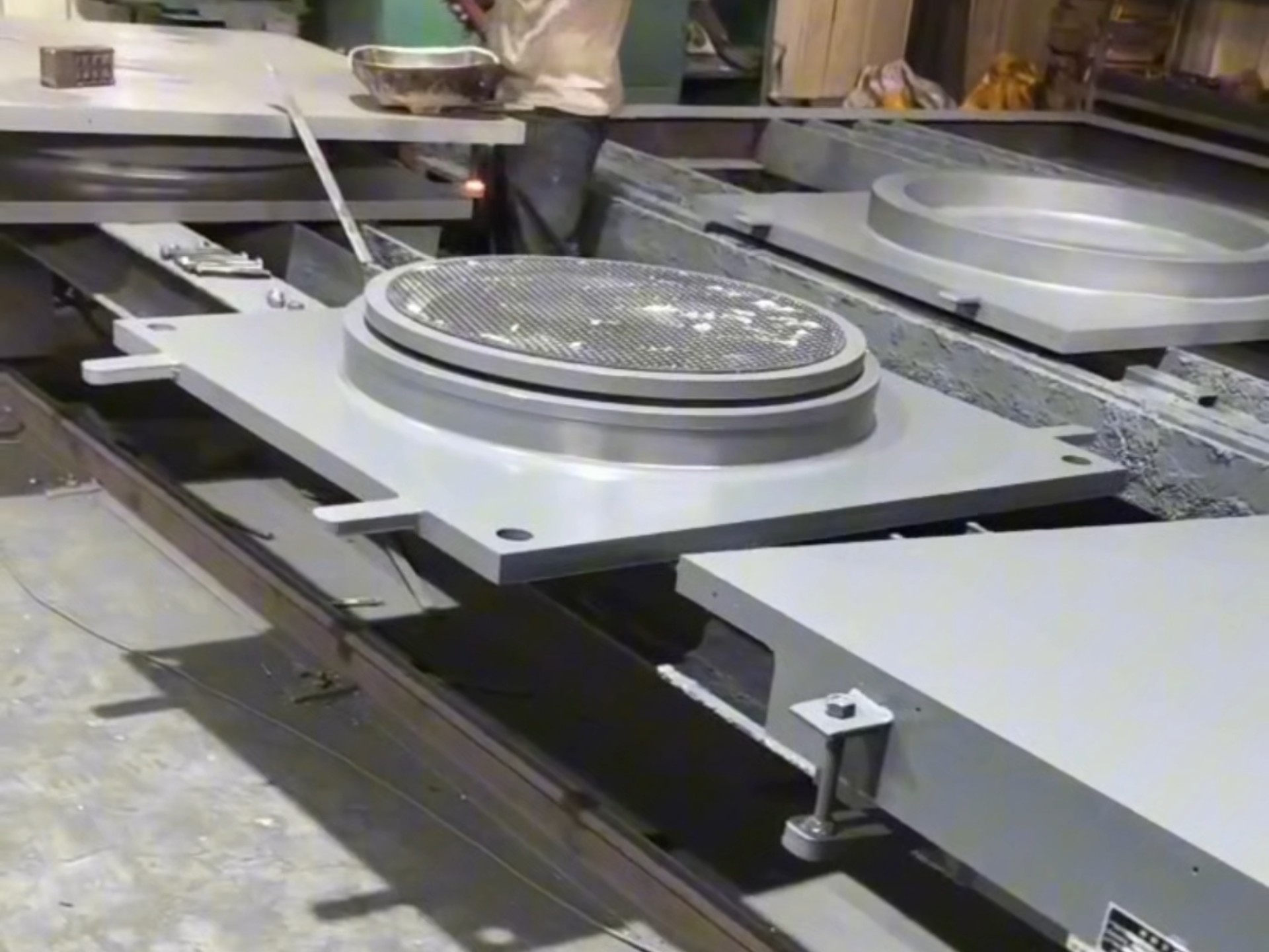 桥梁调高盆式支座施工A泸定桥梁调高盆式支座施工全过程