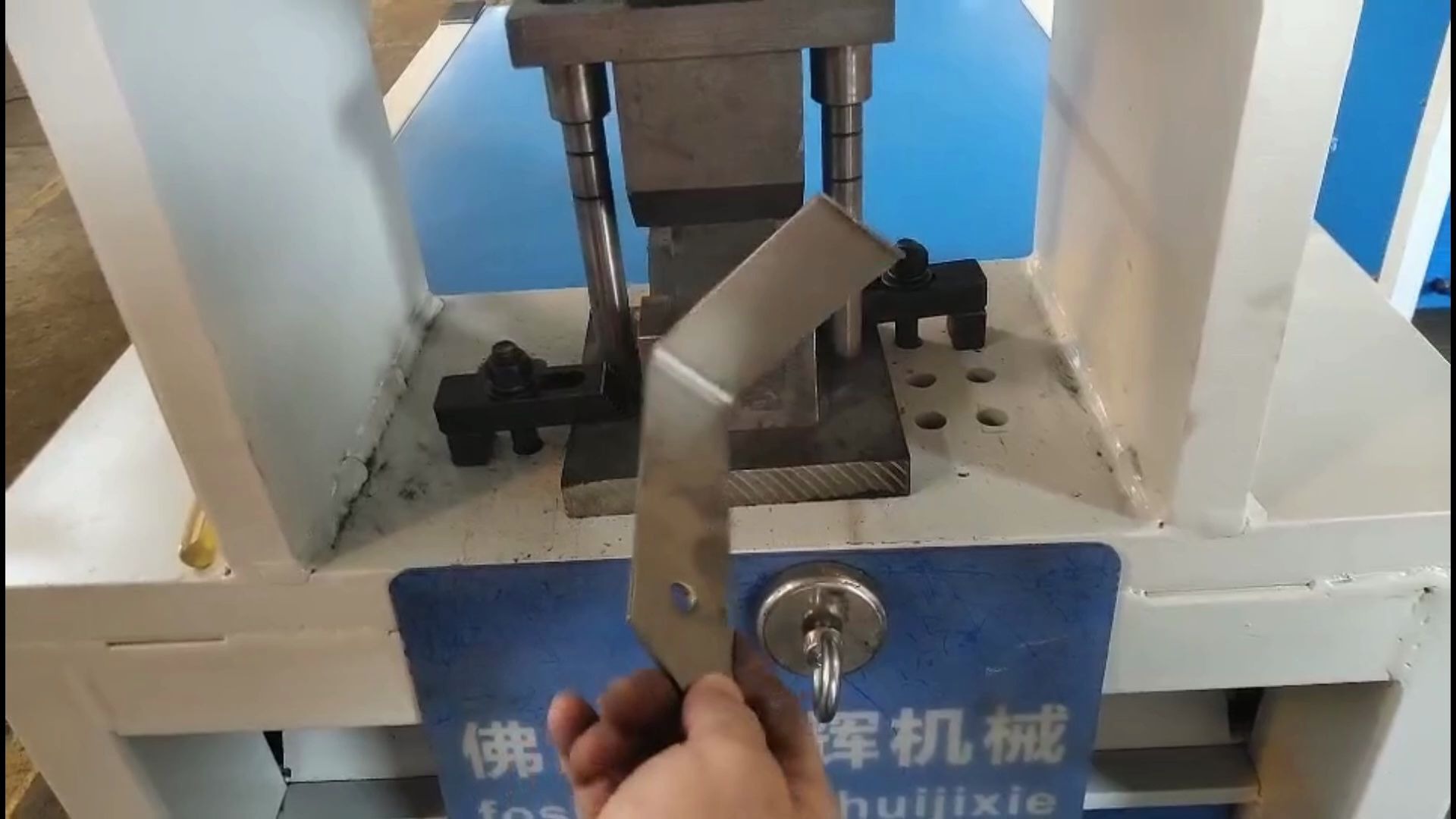 扁铁压弯90度 铁板折弯