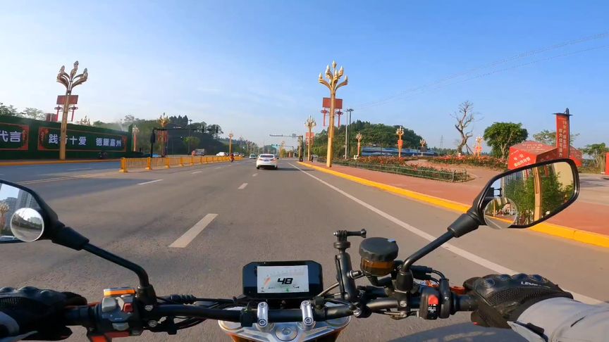 每天的上班路线,油耗3.5#无极525r #乐山大佛#街车 #voge无极
