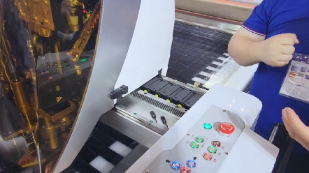 最懂服装工厂 需求的智能裁床,裁床界的超跑!#服装邦