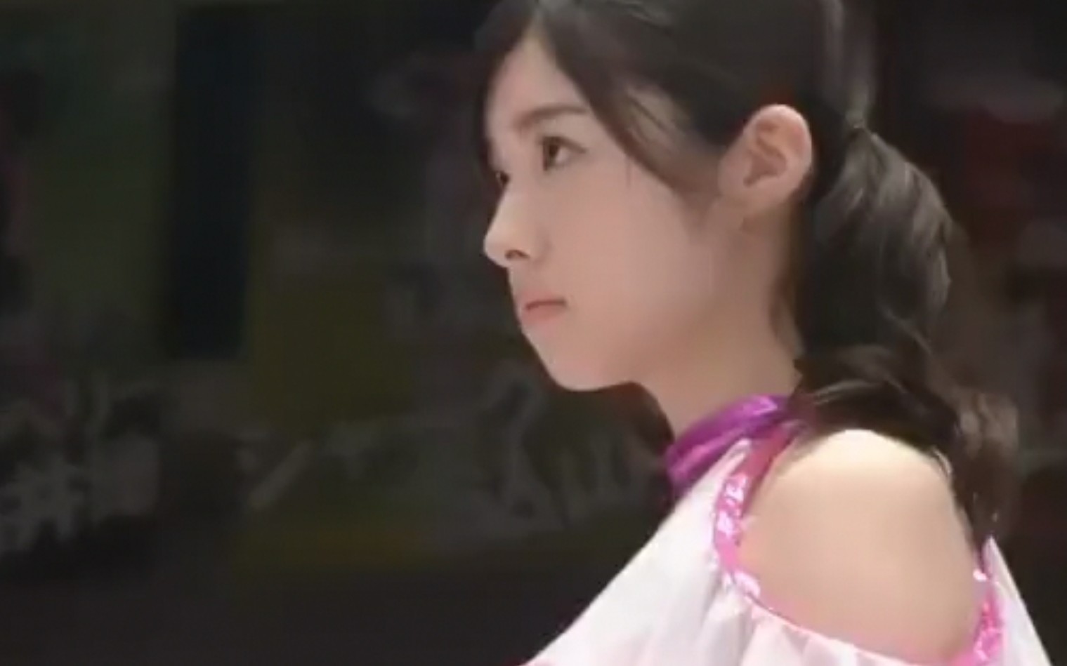 俩女孩子打架有啥好看的