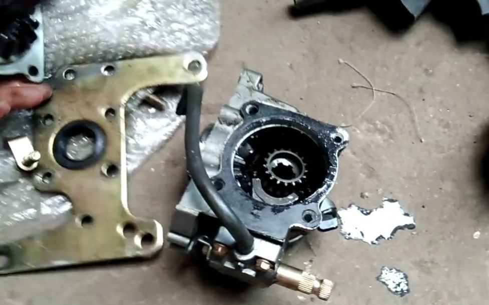 三轮车倒挡器工作原理和维修