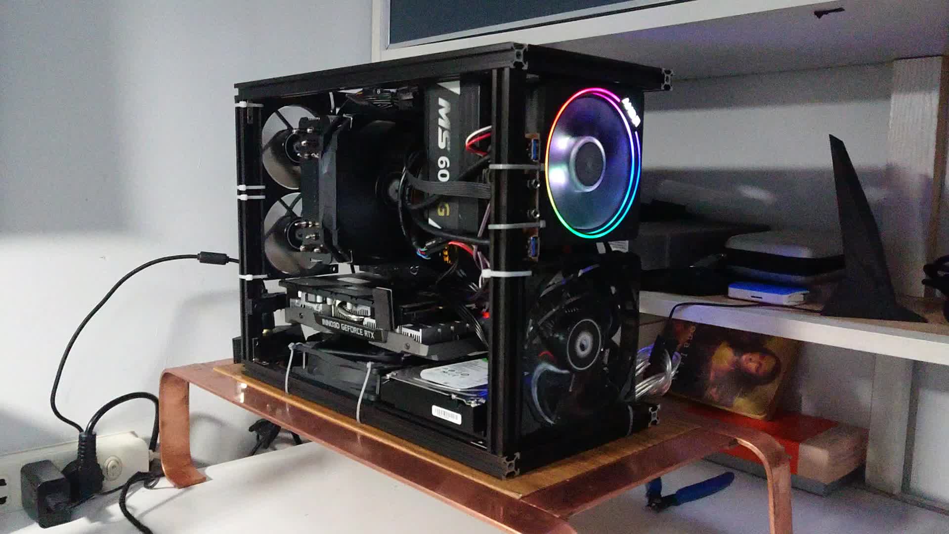 央美产品设计小哥自制ITX机箱 Beta1.0版 5风扇 15L