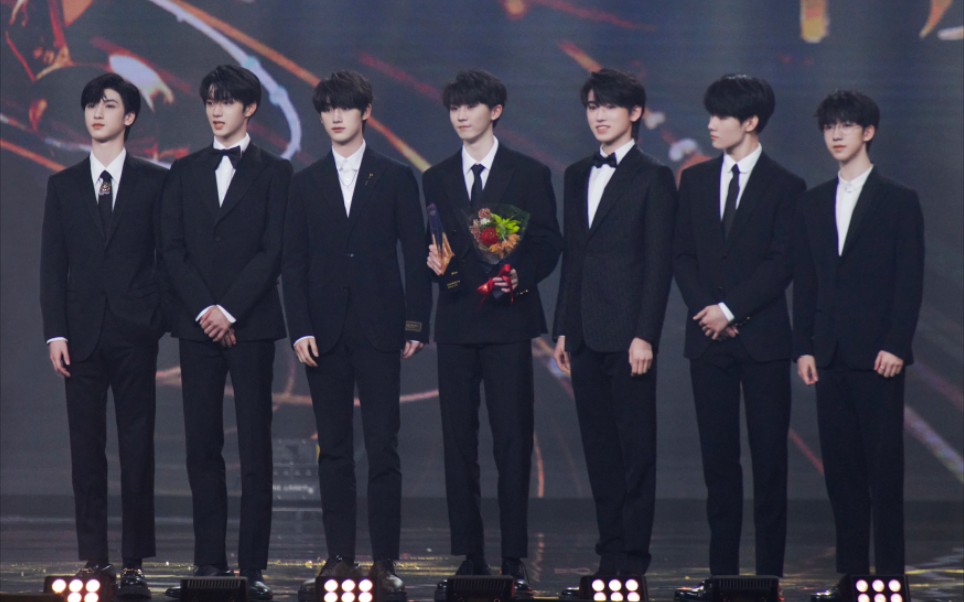 2020微博之夜 微博年度人气团体_热度团体:时代少年团 THE9 蓝光(...