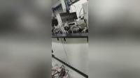 深圳华尔升氦质谱检漏仪客户现场进行自动化真空设备检漏检测精准...
