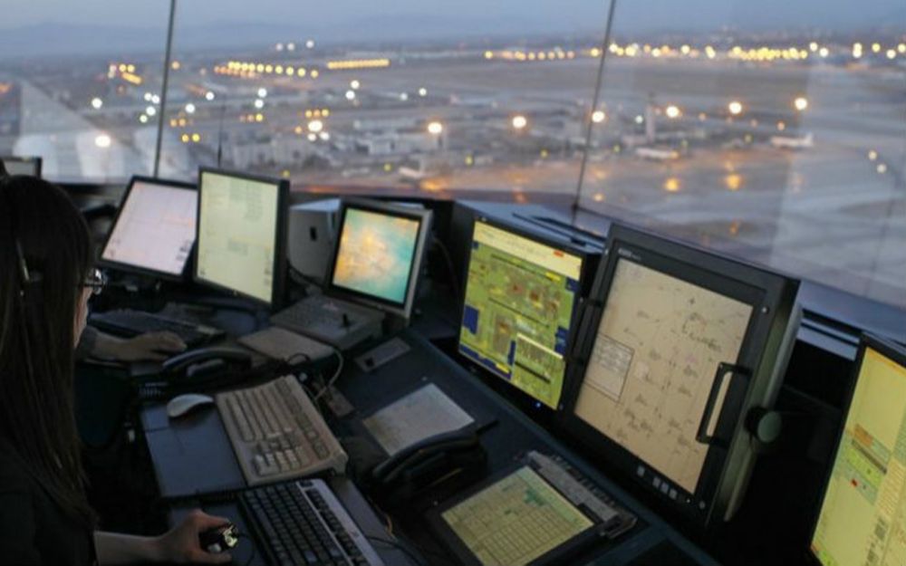 大连地面声音好听的女管制,大伙一起调侃国航,管制氛围轻松活泼