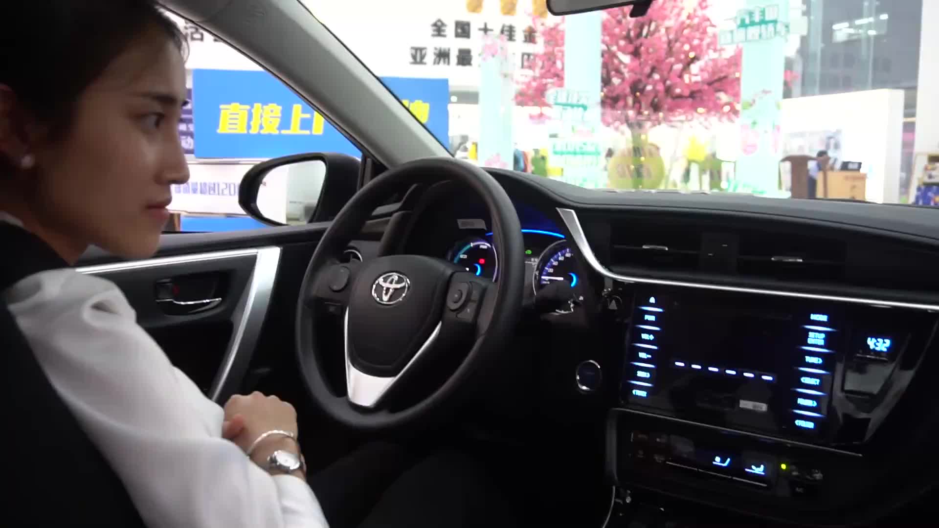 #我最中意的车# 双擎卡罗拉的仪表台【来自懂车帝车友圈】