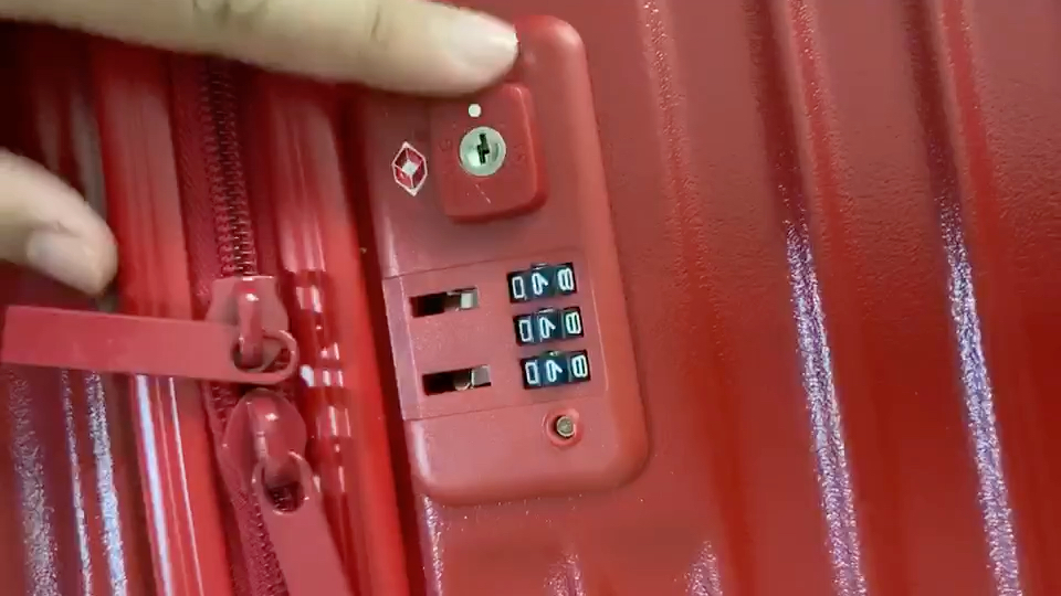 行李箱改密码的教程