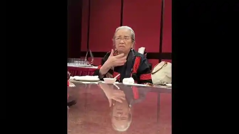 前辈李明启聚会感慨:还珠格格时期小燕子扮演者能吃苦