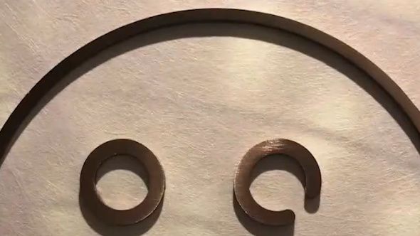 网友吐槽公厕标识混乱难以识别:没文化上厕所都没办法