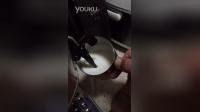 德龙EC330打奶泡
