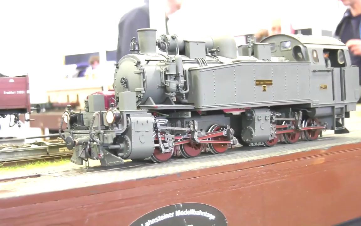 不多见的火车模型展示,太真实了,让人羡慕不已