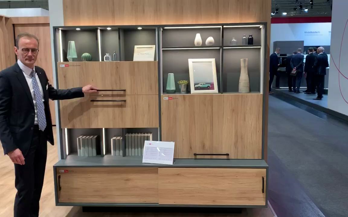 哈瓦 嵌入式垂直随意停移动门展示视频
