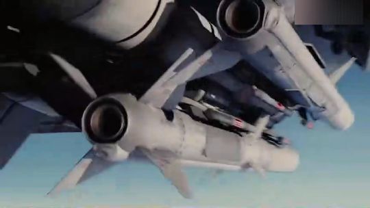 震撼的场面,无人战机对战俄军战机,看的热血沸腾