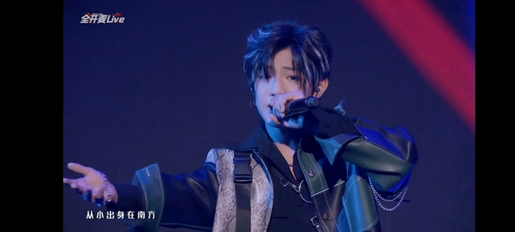 十三岁少年唱刀马旦绝美现场,时代峰峻三代练习生张泽禹张峻豪