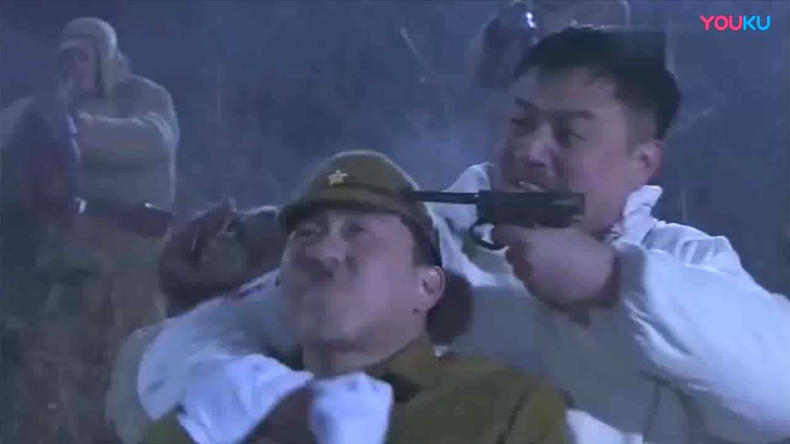 鬼子要向俘虏注射毒针,没料俘虏不是凡人,武功一流反杀夺命!