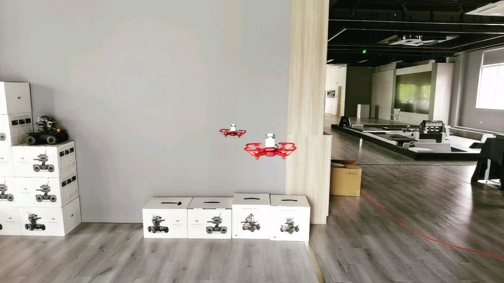 《大疆TT教育无人机》:无人机编队-挑战卡上方形跟随