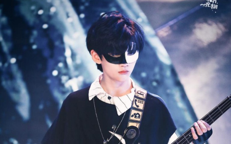 [余宇涵]来看14岁中学生超赞舞台～育才中学舞蹈表演!