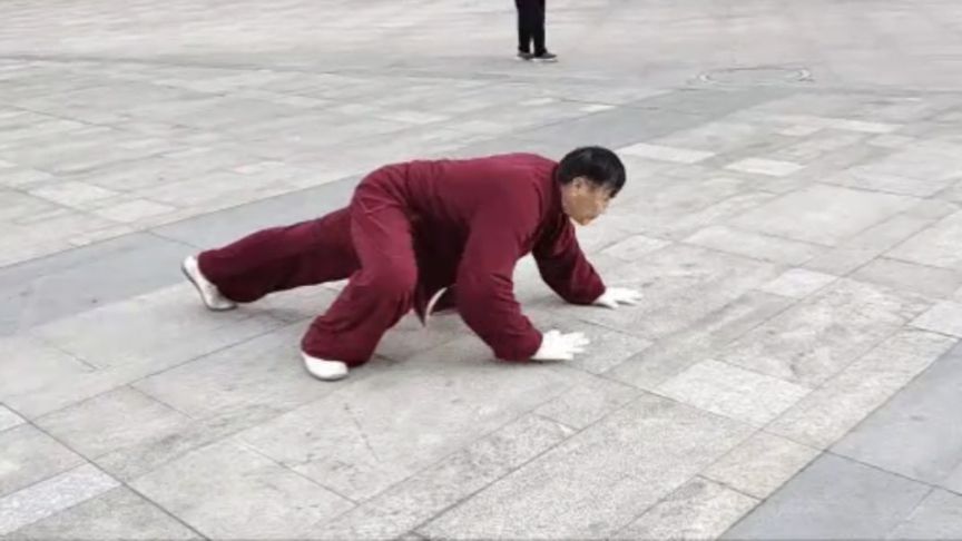 爬行运动有益于身体健康!