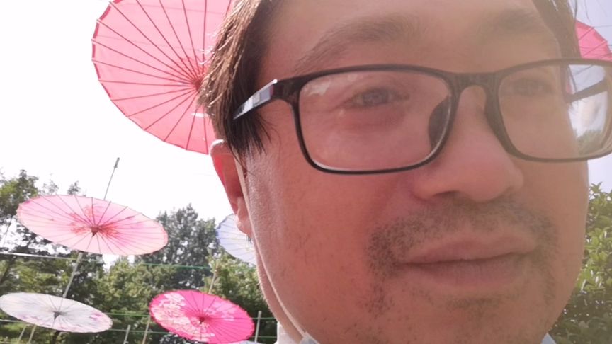 伏羲山就说伞美不美,各种伞应接不暇