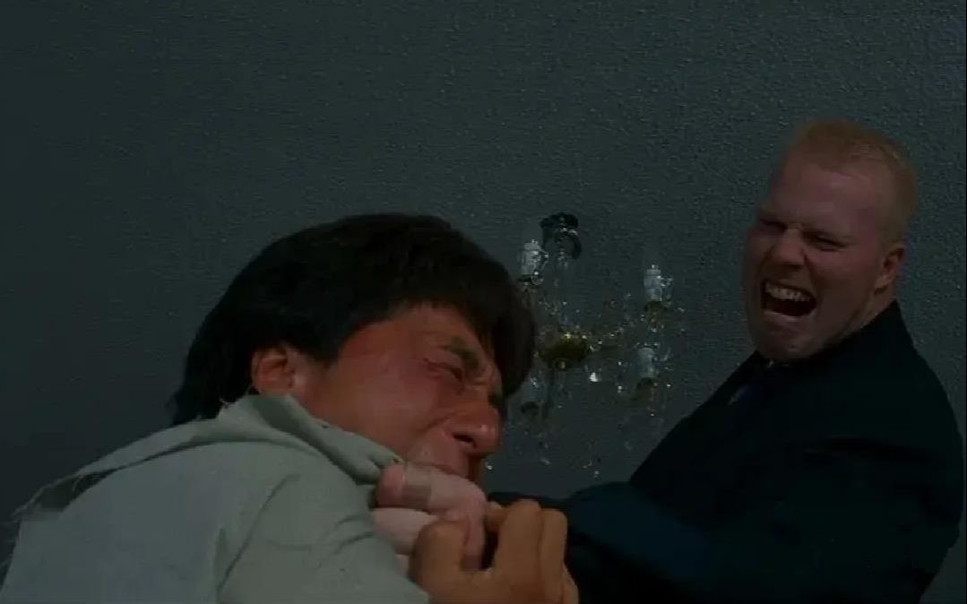 《简单任务》成龙遭遇俄国壮汉