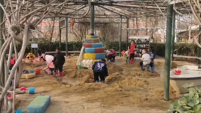 户外游戏玩起来、 幼儿园的美好时光 户外活动嗨起来