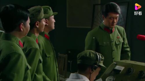 东方红一号卫星发射成功,钱学森教授十分欣慰,众人齐齐欢呼