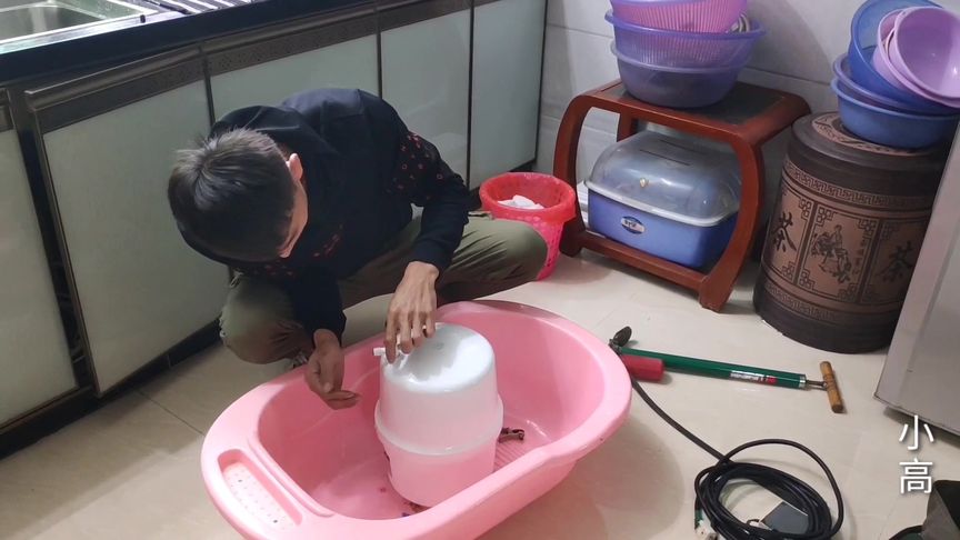 上门修消毒柜,大嫂道出新机器一年不到坏两,净水器就更是气人!