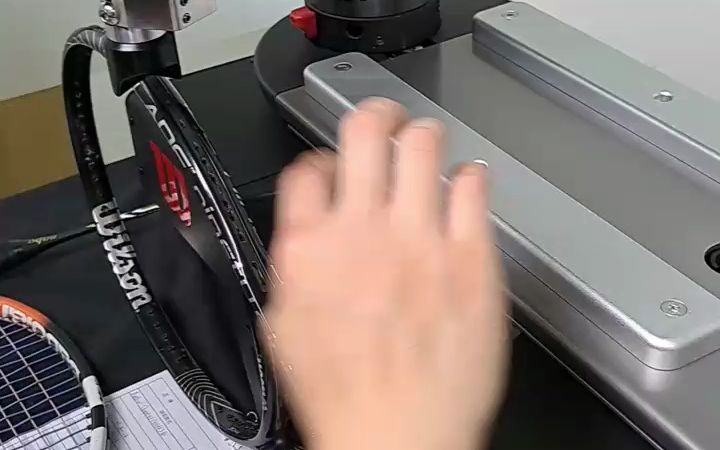 WILSON BAIARDO TUNE PRO全方位球拍测试机 (垂直硬度RA)
