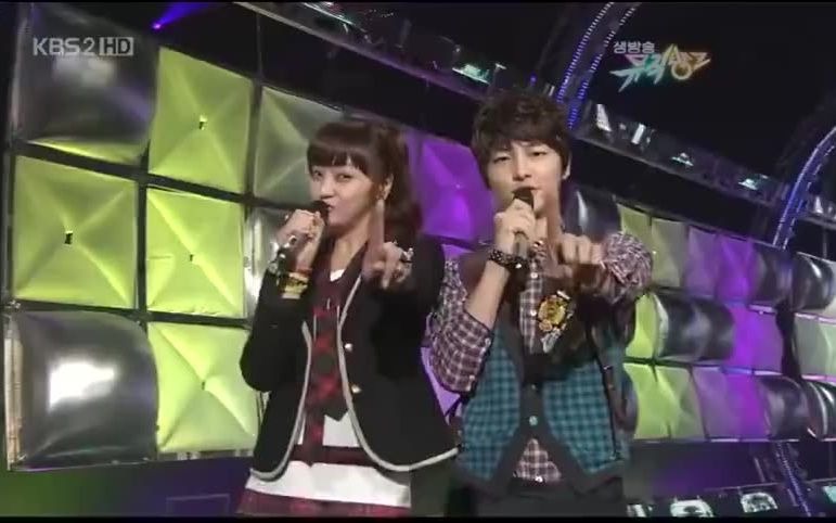 fx函数《Chu》的现场舞台