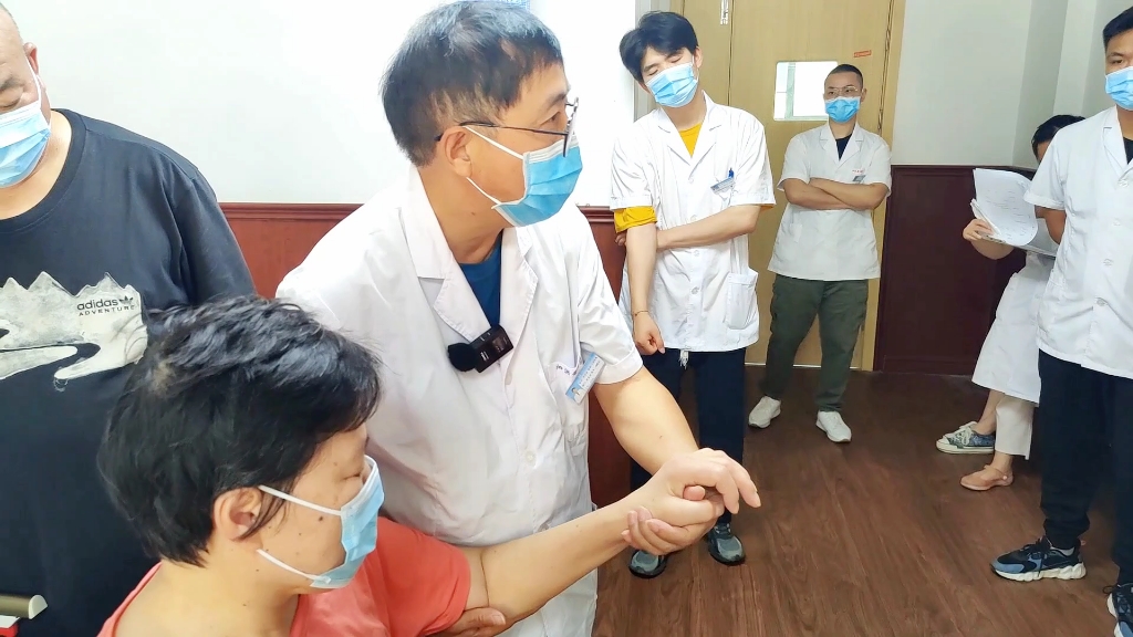 病案精讲:中风后下肢功能障碍,两个动作矫正步态姿势!