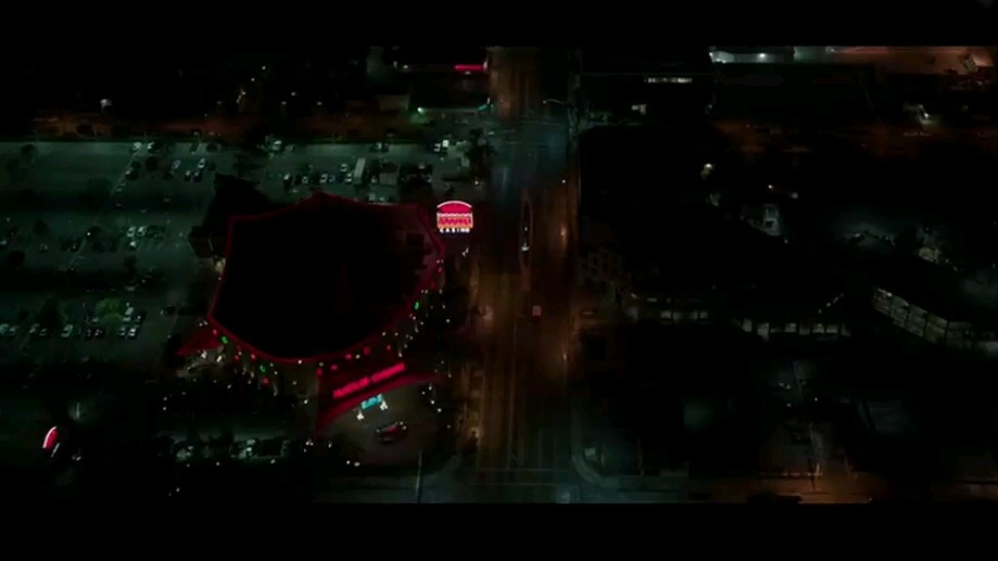 [贼巢]面对训练有素装备精良的劫匪,美帝警察根本不堪一击