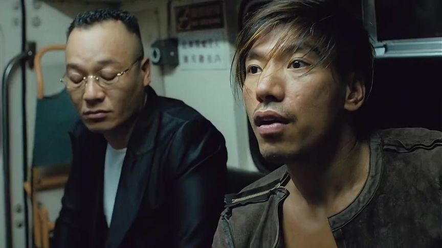 东星古惑仔乌鸦惹事生非,大佬直接给他一巴掌,乌鸦的表情吓人!