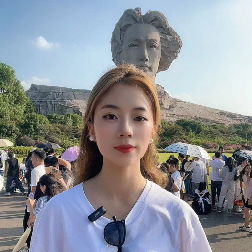 张家界导游莎莎 