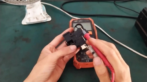 海尔滚筒洗衣机电磁门锁工作原理?通俗易懂