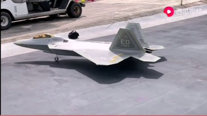 F35战斗机模型航模测试飞行。